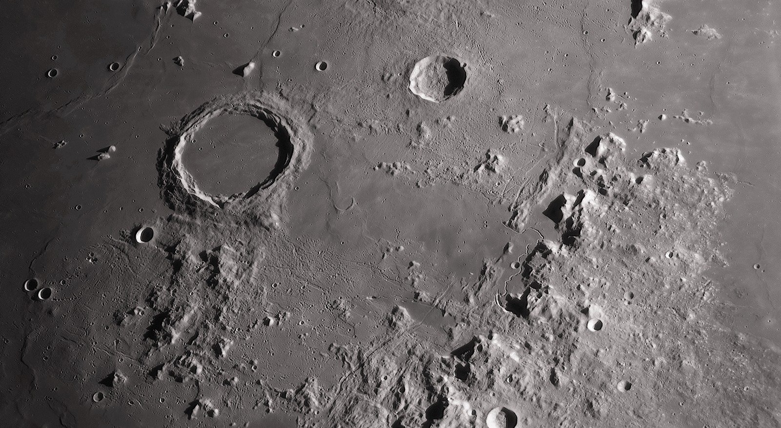 Rima Hadley & Vallis Alpis & Piton Gamma and others 06Abr - Lunar ...